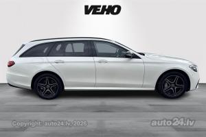 Balts Mercedes-Benz E-Class 2022 Pērnava, ar dzinēja tilpumu 2.00 L un nobraukumu 80 tūkst. km par 35500 €, foto 3 vietnē AUTOMOTO.COM.LV