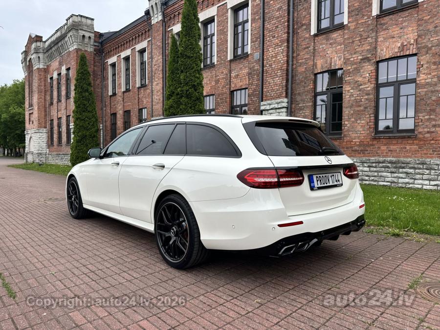 White Mercedes-Benz E-Class 2022 in Tallinn, with an engine capacity of 0.00 L and mileage of 118 thousand km for 30990 €, photo 10 on AUTOMOTO.COM.LV