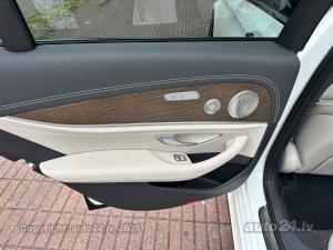 White Mercedes-Benz E-Class 2022 in Tallinn, with an engine capacity of 0.00 L and mileage of 118 thousand km for 30990 €, photo 16 on AUTOMOTO.COM.LV