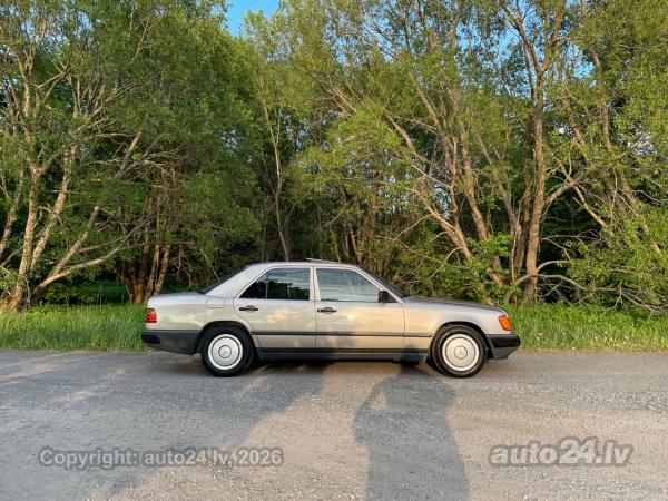 Dzeltens Mercedes-Benz E-Class 1989 Pērnava, ar dzinēja tilpumu 2.00 L un nobraukumu 110 tūkst. km par 5699 €, foto 2 vietnē AUTOMOTO.COM.LV