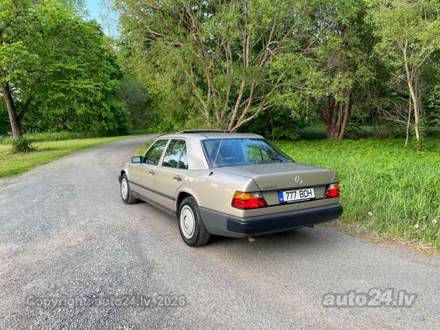 Dzeltens Mercedes-Benz E-Class 1989 Pērnava, ar dzinēja tilpumu 2.00 L un nobraukumu 110 tūkst. km par 5699 €, foto 6 vietnē AUTOMOTO.COM.LV