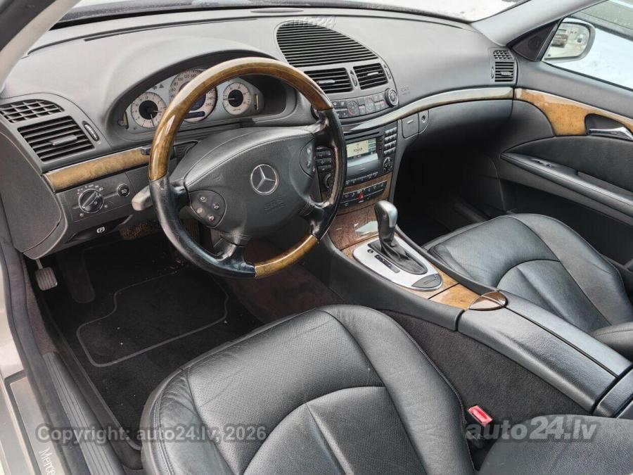 Yellow Mercedes-Benz E-Class 2003 in Tartu, with an engine capacity of 3.20 L and mileage of 338 thousand km for 5099 €, photo 5 on AUTOMOTO.COM.LV