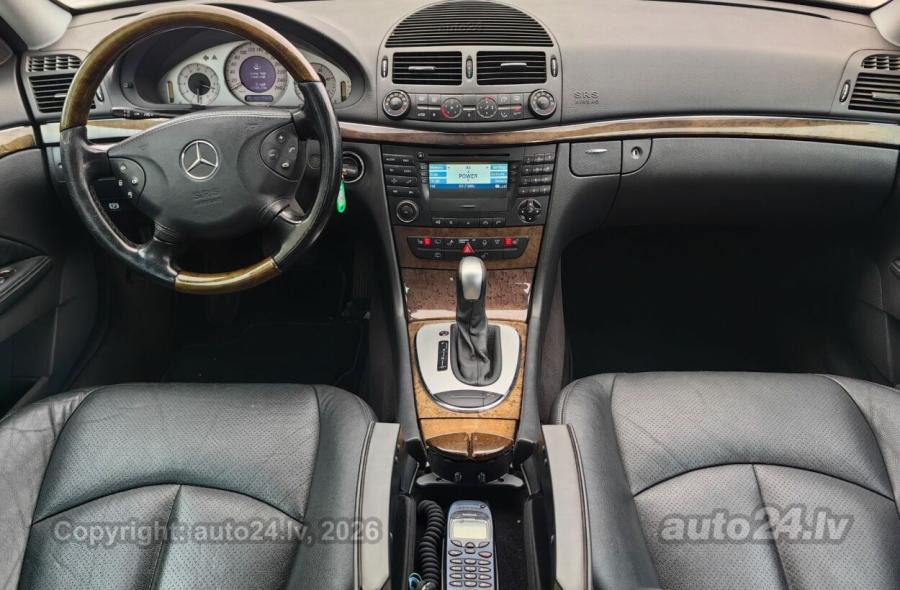 Dzeltens Mercedes-Benz E-Class 2003 Tartu, ar dzinēja tilpumu 3.20 L un nobraukumu 338 tūkst. km par 4999 €, foto 6 vietnē AUTOMOTO.COM.LV