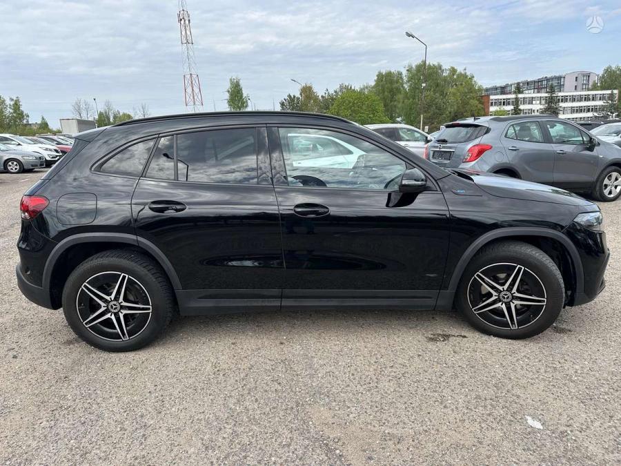 Black Mercedes-Benz EQA 2021 in Alytus, with an engine capacity of 0.00 L and mileage of 100 thousand km for 23500 €, photo 6 on AUTOMOTO.COM.LV