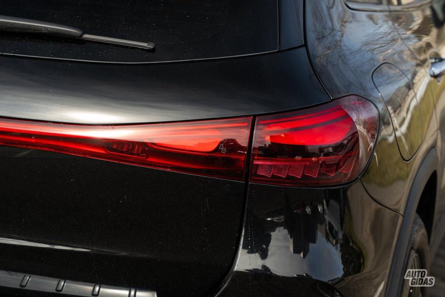 Black Mercedes-Benz EQA 2023 in Vilnius, with an engine capacity of 0.00 L and mileage of 22 thousand km for 29500 €, photo 10 on AUTOMOTO.COM.LV