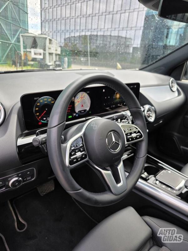 Black Mercedes-Benz EQA 2023 in Vilnius, with an engine capacity of 0.00 L and mileage of 32 thousand km for 31500 €, photo 10 on AUTOMOTO.COM.LV
