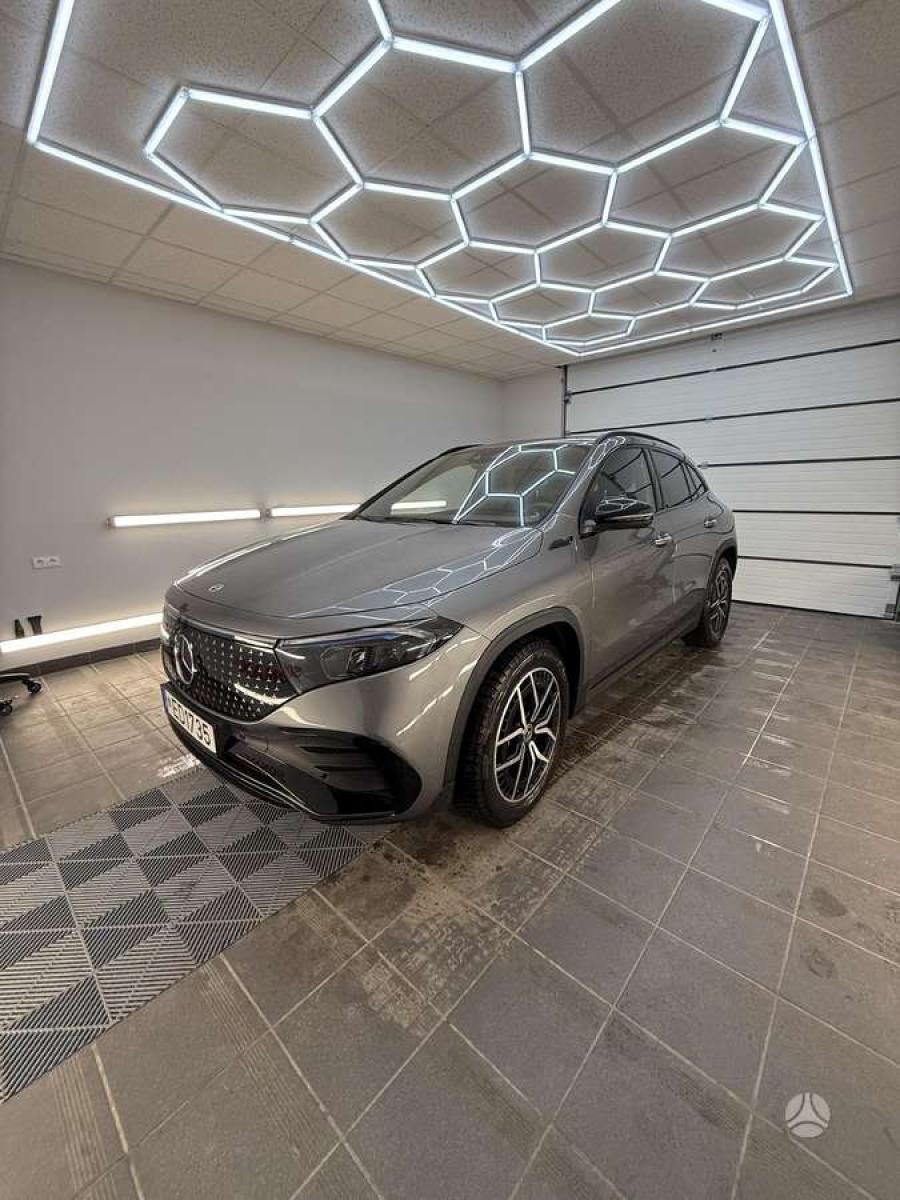 Pelēks Mercedes-Benz EQA 2021 Viļņa, ar dzinēja tilpumu 0.00 L un nobraukumu 26 tūkst. km par 32900 €, foto 1 vietnē AUTOMOTO.COM.LV