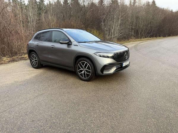 Pelēks Mercedes-Benz EQA 2021 Viļņa, ar dzinēja tilpumu 0.00 L un nobraukumu 27 tūkst. km par 31900 €, foto 2 vietnē AUTOMOTO.COM.LV