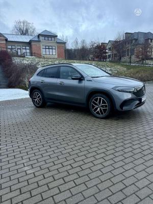 Pelēks Mercedes-Benz EQA 2022 Viļņa, ar dzinēja tilpumu 0.00 L un nobraukumu 27 tūkst. km par 30999 €, foto 2 vietnē AUTOMOTO.COM.LV