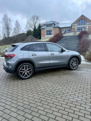 Grey Mercedes-Benz EQA 2022 in Vilnius, with an engine capacity of 0.00 L and mileage of 27 thousand km for 30999 €, photo 5 on AUTOMOTO.COM.LV