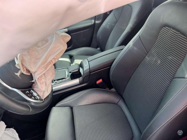 Grey Mercedes-Benz EQA 2022 in Sakiai, with an engine capacity of 0.00 L and mileage of 42 thousand km for 11999 €, photo 8 on AUTOMOTO.COM.LV