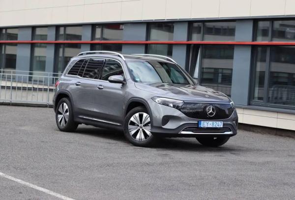 Mercedes-Benz EQB 2025 Rīga, ar dzinēja tilpumu 0.00 L un nobraukumu 9 tūkst. km par 44980 €, foto 1 vietnē AUTOMOTO.COM.LV