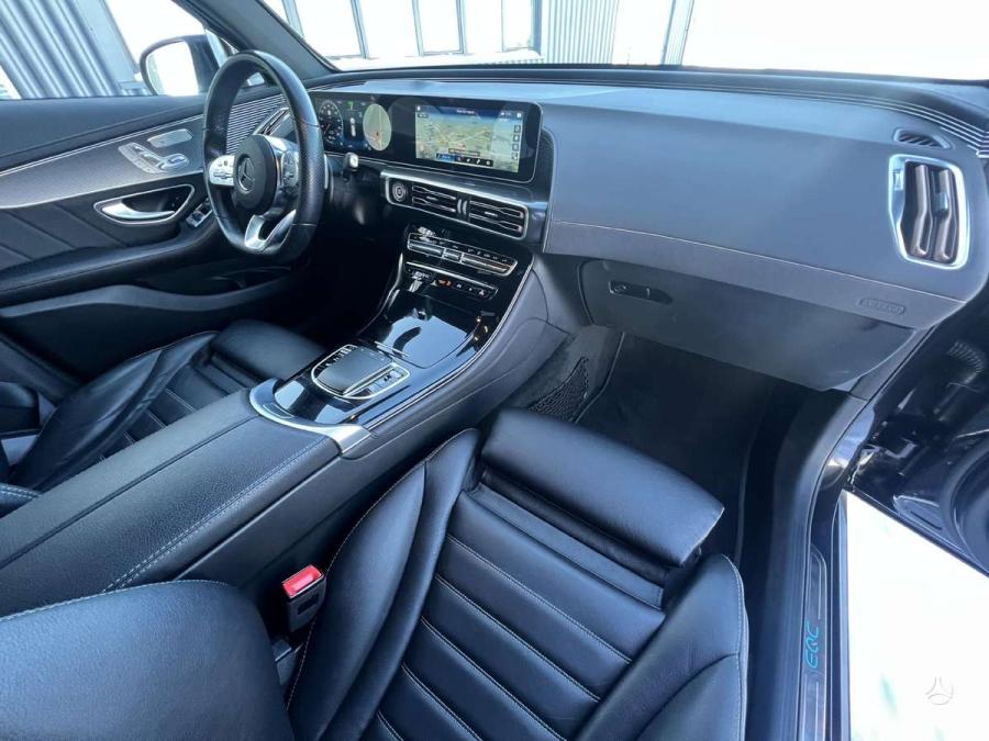 Black Mercedes-Benz EQC 2020 in Radviliskis, with an engine capacity of 0.00 L and mileage of 170 thousand km for 26800 €, photo 16 on AUTOMOTO.COM.LV