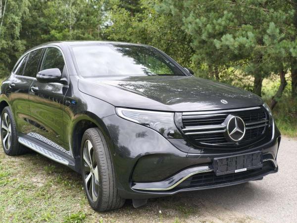 Черный Мерседес EQC 2020 в Вильнюс, объемом двигателя 0.00 л и пробегом 60 тыс. км за 39500 €, фото 1 на AUTOMOTO.COM.LV