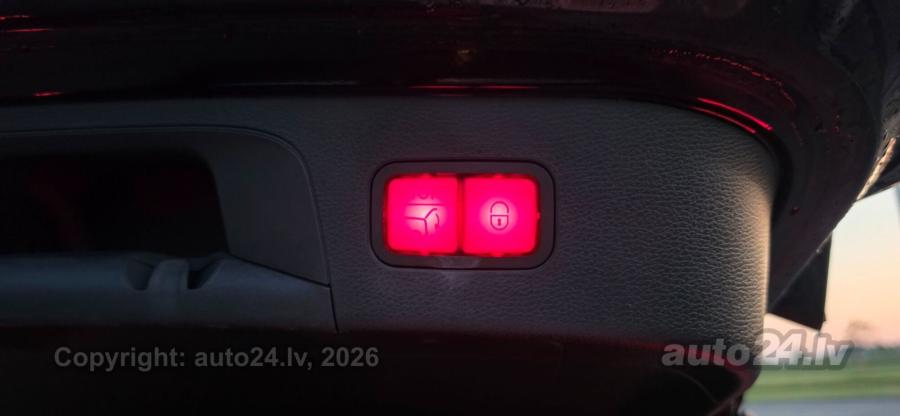 Черный Мерседес EQC 2020 в Таллин, объемом двигателя 0.00 л и пробегом 99 тыс. км за 33900 €, фото 26 на AUTOMOTO.COM.LV