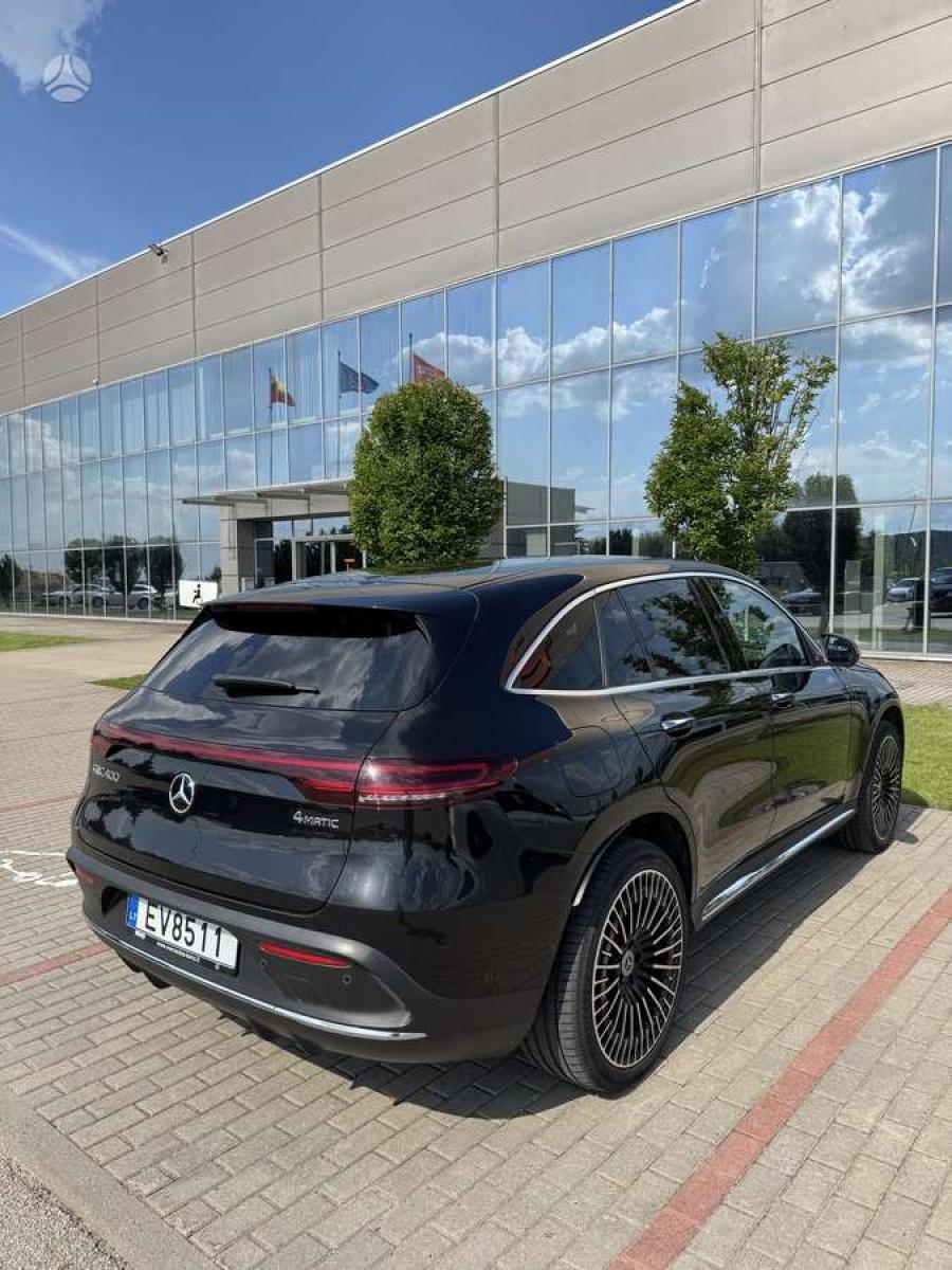 Black Mercedes-Benz EQC 2021 in Kaunas, with an engine capacity of 0.00 L and mileage of 69 thousand km for 41900 €, photo 4 on AUTOMOTO.COM.LV