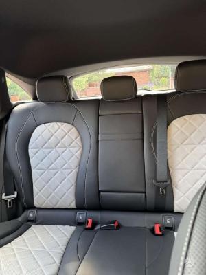 Black Mercedes-Benz EQC 2021 in Kaunas, with an engine capacity of 0.00 L and mileage of 69 thousand km for 41900 €, photo 10 on AUTOMOTO.COM.LV