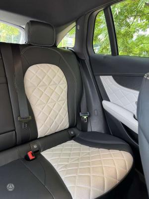 Black Mercedes-Benz EQC 2021 in Kaunas, with an engine capacity of 0.00 L and mileage of 69 thousand km for 41900 €, photo 12 on AUTOMOTO.COM.LV