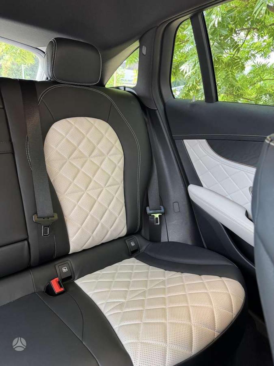 Black Mercedes-Benz EQC 2021 in Kaunas, with an engine capacity of 0.00 L and mileage of 69 thousand km for 41900 €, photo 12 on AUTOMOTO.COM.LV