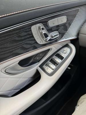 Black Mercedes-Benz EQC 2021 in Kaunas, with an engine capacity of 0.00 L and mileage of 69 thousand km for 41900 €, photo 13 on AUTOMOTO.COM.LV