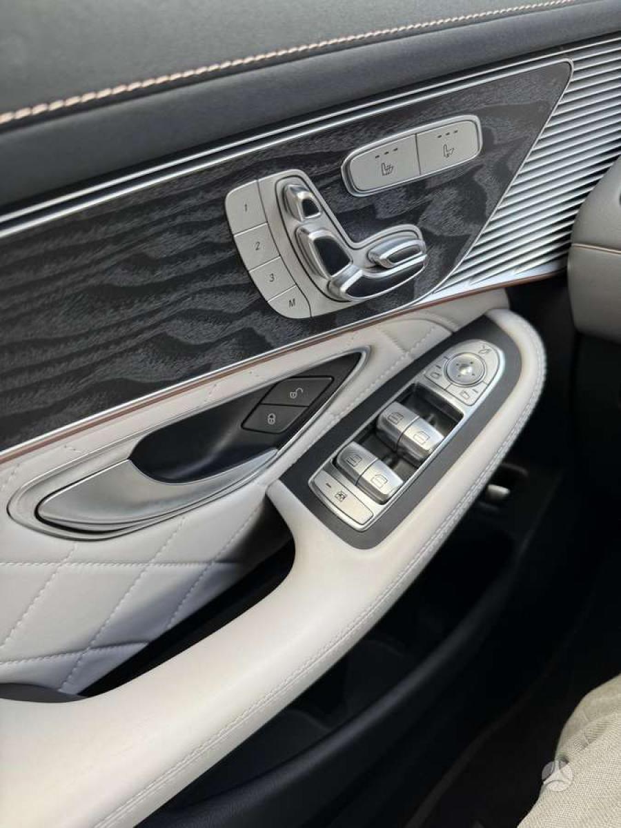 Black Mercedes-Benz EQC 2021 in Kaunas, with an engine capacity of 0.00 L and mileage of 69 thousand km for 41900 €, photo 13 on AUTOMOTO.COM.LV