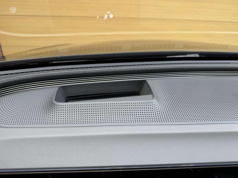 Black Mercedes-Benz EQC 2021 in Kaunas, with an engine capacity of 0.00 L and mileage of 69 thousand km for 41900 €, photo 14 on AUTOMOTO.COM.LV