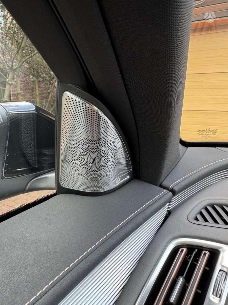 Black Mercedes-Benz EQC 2021 in Kaunas, with an engine capacity of 0.00 L and mileage of 69 thousand km for 41900 €, photo 16 on AUTOMOTO.COM.LV