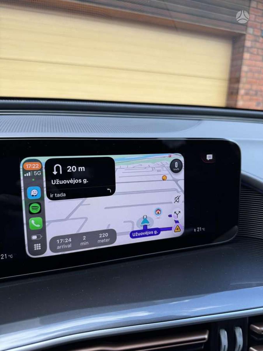 Black Mercedes-Benz EQC 2021 in Kaunas, with an engine capacity of 0.00 L and mileage of 69 thousand km for 41900 €, photo 17 on AUTOMOTO.COM.LV