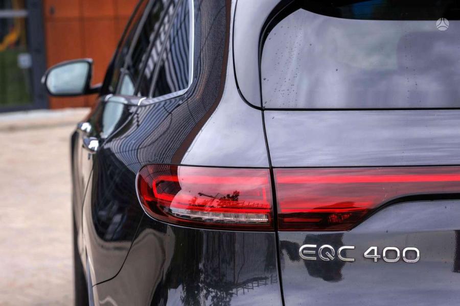 Black Mercedes-Benz EQC 2021 in Klaipeda, with an engine capacity of 0.00 L and mileage of 109 thousand km for 38600 €, photo 8 on AUTOMOTO.COM.LV