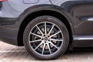 Black Mercedes-Benz EQC 2021 in Klaipeda, with an engine capacity of 0.00 L and mileage of 109 thousand km for 38600 €, photo 9 on AUTOMOTO.COM.LV