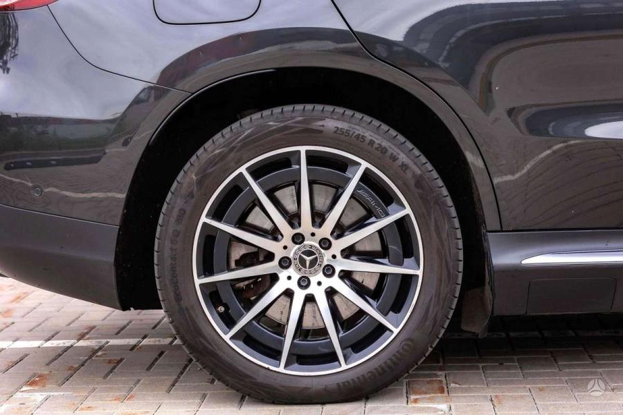 Black Mercedes-Benz EQC 2021 in Klaipeda, with an engine capacity of 0.00 L and mileage of 109 thousand km for 38600 €, photo 9 on AUTOMOTO.COM.LV
