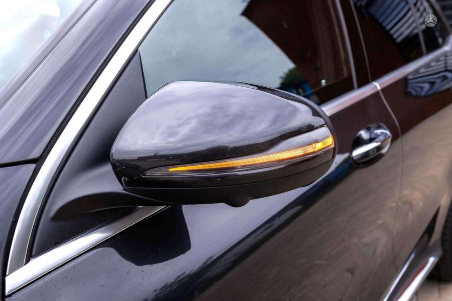 Black Mercedes-Benz EQC 2021 in Klaipeda, with an engine capacity of 0.00 L and mileage of 109 thousand km for 38600 €, photo 16 on AUTOMOTO.COM.LV