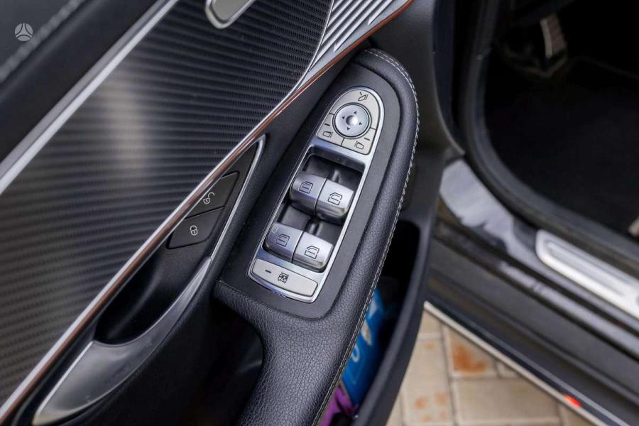 Black Mercedes-Benz EQC 2021 in Klaipeda, with an engine capacity of 0.00 L and mileage of 109 thousand km for 38600 €, photo 18 on AUTOMOTO.COM.LV