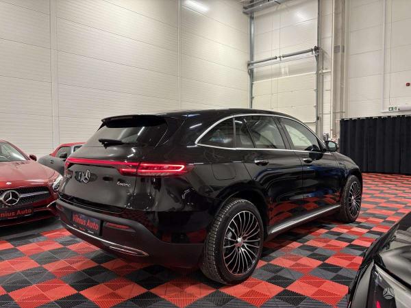 Melns Mercedes-Benz EQC 2022 Viļņa, ar dzinēja tilpumu 0.00 L un nobraukumu 27 tūkst. km par 34900 €, foto 4 vietnē AUTOMOTO.COM.LV
