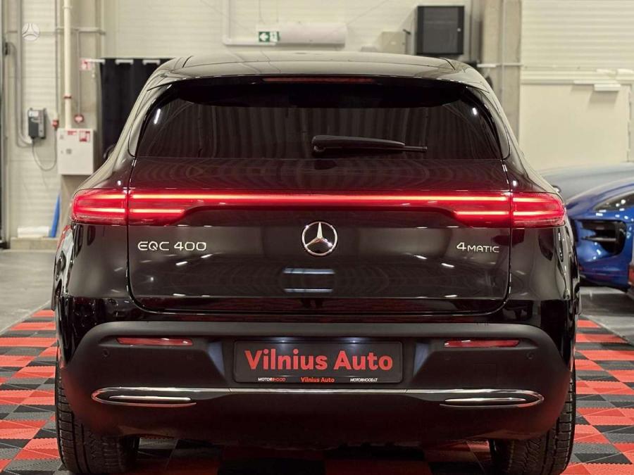 Black Mercedes-Benz EQC 2022 in Vilnius, with an engine capacity of 0.00 L and mileage of 27 thousand km for 34900 €, photo 5 on AUTOMOTO.COM.LV