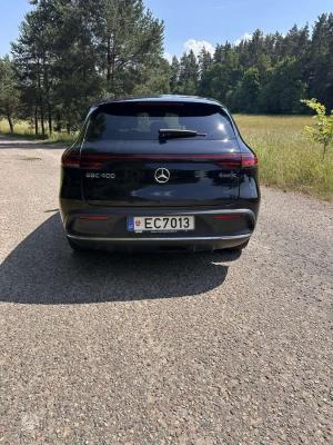 Melns Mercedes-Benz EQC 2022 Viļņa, ar dzinēja tilpumu 0.00 L un nobraukumu 65 tūkst. km par 48000 €, foto 5 vietnē AUTOMOTO.COM.LV