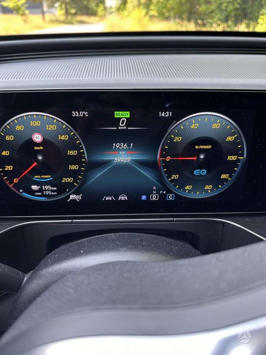 Melns Mercedes-Benz EQC 2022 Viļņa, ar dzinēja tilpumu 0.00 L un nobraukumu 65 tūkst. km par 48000 €, foto 7 vietnē AUTOMOTO.COM.LV