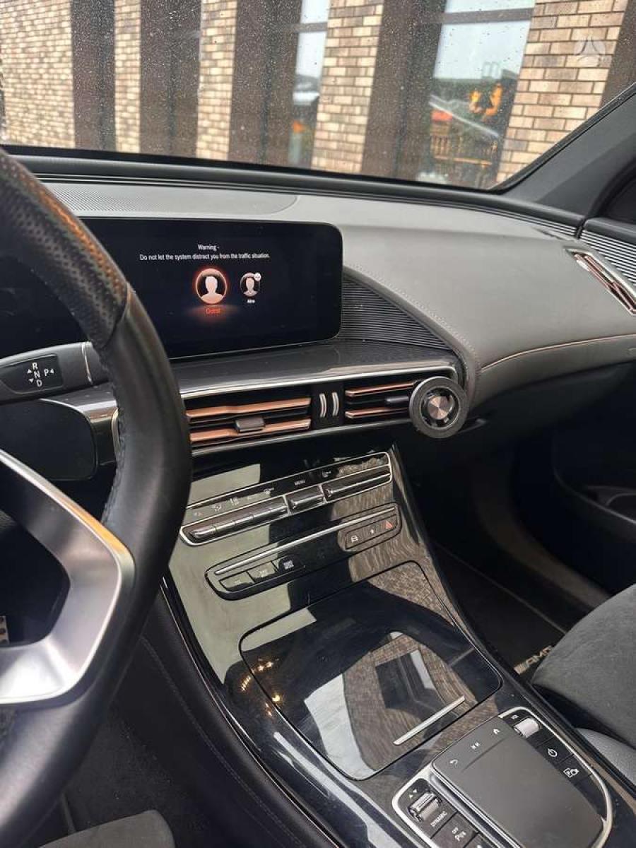 Melns Mercedes-Benz EQC 2022 Viļņa, ar dzinēja tilpumu 0.00 L un nobraukumu 65 tūkst. km par 48000 €, foto 8 vietnē AUTOMOTO.COM.LV