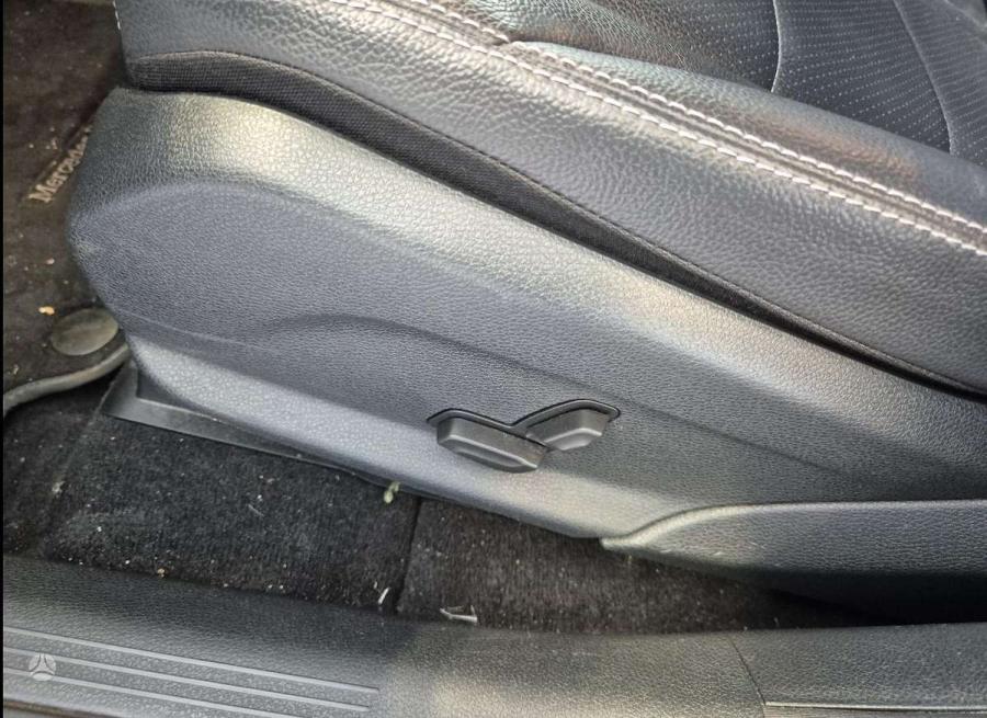 Zils Mercedes-Benz EQC 2022 Klaipėda, ar dzinēja tilpumu 0.00 L un nobraukumu 84 tūkst. km par 11200 €, foto 11 vietnē AUTOMOTO.COM.LV