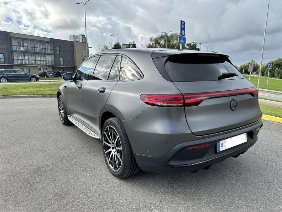 Pelēks Mercedes-Benz EQC 2021 Viļņa, ar dzinēja tilpumu 0.00 L un nobraukumu 151 tūkst. km par 34490 €, foto 6 vietnē AUTOMOTO.COM.LV
