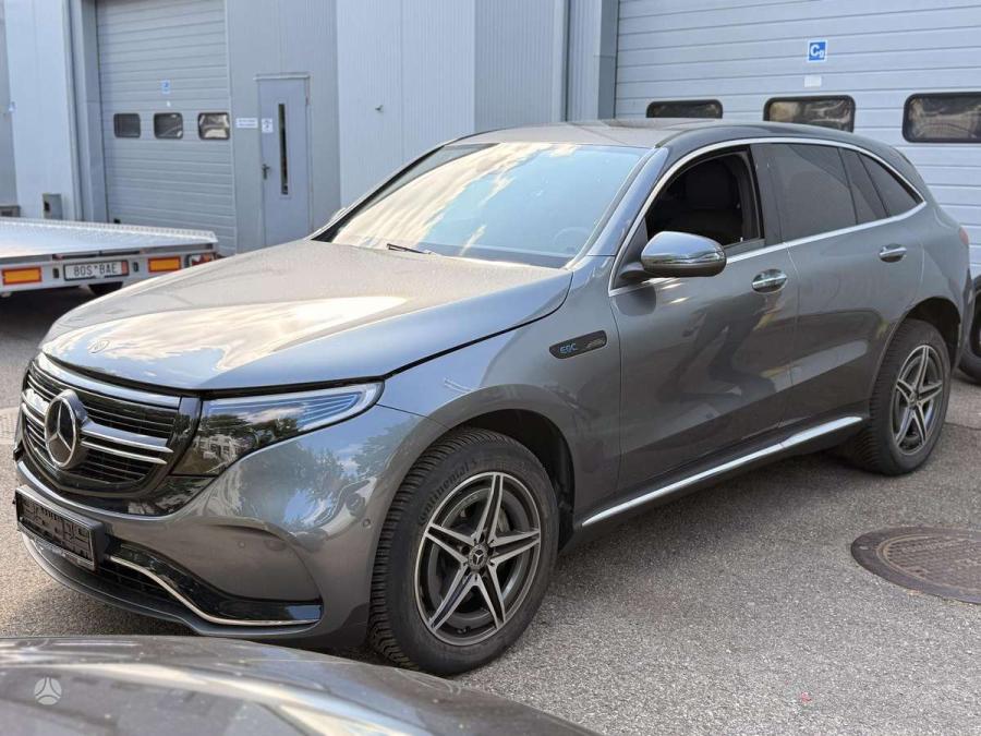 Pelēks Mercedes-Benz EQC 2022 Kauņa, ar dzinēja tilpumu 0.00 L un nobraukumu 3 tūkst. km par 29500 €, foto 1 vietnē AUTOMOTO.COM.LV