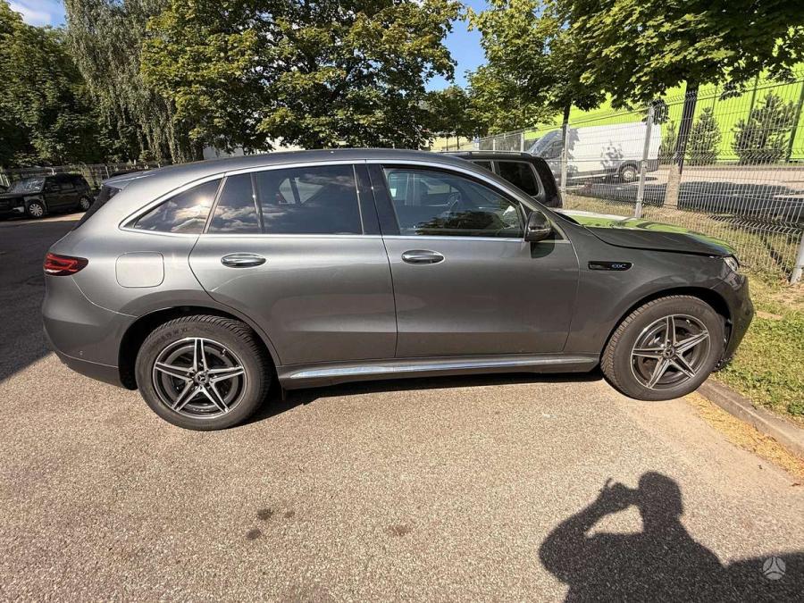 Pelēks Mercedes-Benz EQC 2022 Kauņa, ar dzinēja tilpumu 0.00 L un nobraukumu 3 tūkst. km par 29500 €, foto 7 vietnē AUTOMOTO.COM.LV