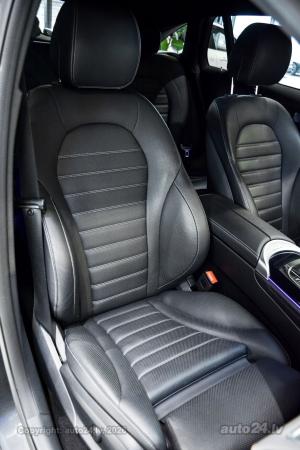 Pelēks Mercedes-Benz EQC 2022 Tallina, ar dzinēja tilpumu 0.00 L un nobraukumu 63 tūkst. km par 40500 €, foto 14 vietnē AUTOMOTO.COM.LV