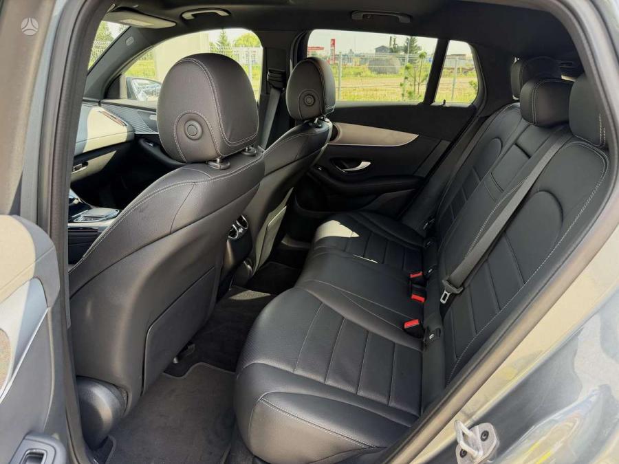 Pelēks Mercedes-Benz EQC 2023 Tauragė, ar dzinēja tilpumu 0.00 L un nobraukumu 66 tūkst. km par 33500 €, foto 17 vietnē AUTOMOTO.COM.LV
