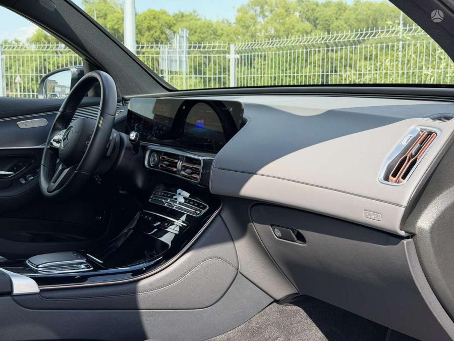Pelēks Mercedes-Benz EQC 2023 Tauragė, ar dzinēja tilpumu 0.00 L un nobraukumu 66 tūkst. km par 33500 €, foto 18 vietnē AUTOMOTO.COM.LV
