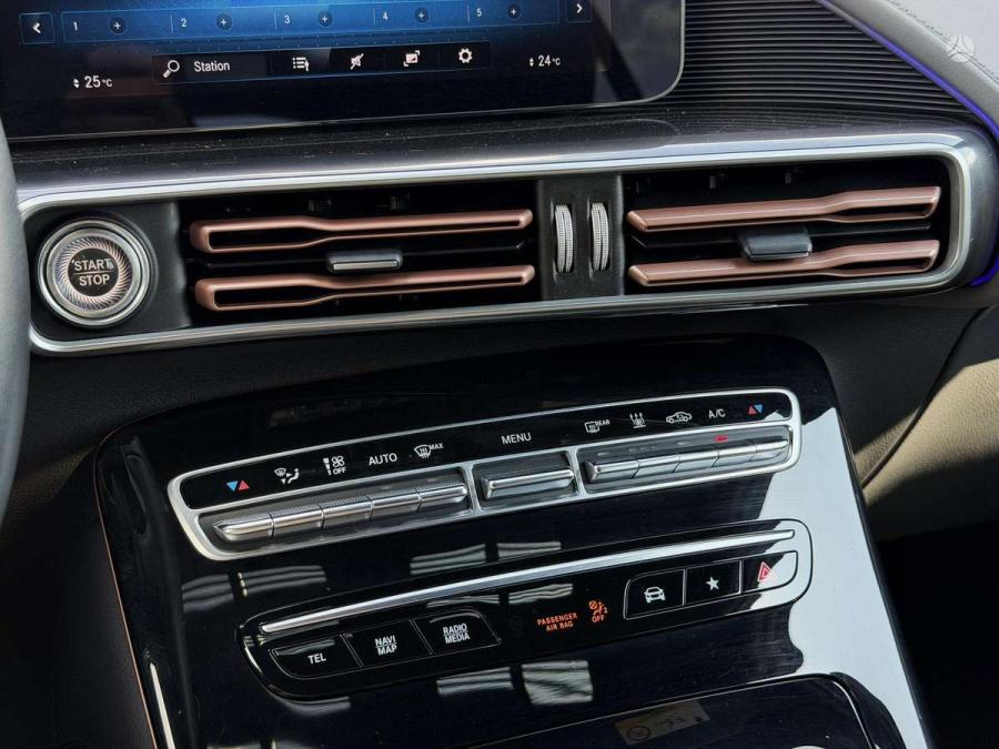 Pelēks Mercedes-Benz EQC 2023 Tauragė, ar dzinēja tilpumu 0.00 L un nobraukumu 66 tūkst. km par 33500 €, foto 24 vietnē AUTOMOTO.COM.LV