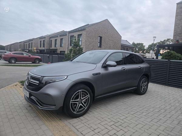 Grey Mercedes-Benz EQC 2023 in Klaipeda, with an engine capacity of 0.00 L and mileage of 43 thousand km for 39500 €, photo 4 on AUTOMOTO.COM.LV