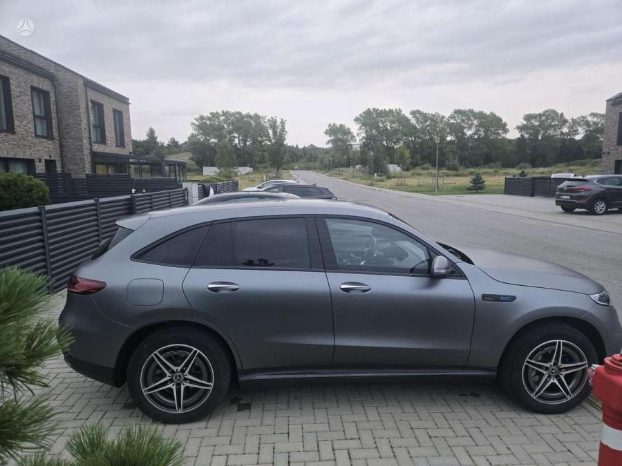 Grey Mercedes-Benz EQC 2023 in Klaipeda, with an engine capacity of 0.00 L and mileage of 43 thousand km for 39500 €, photo 7 on AUTOMOTO.COM.LV