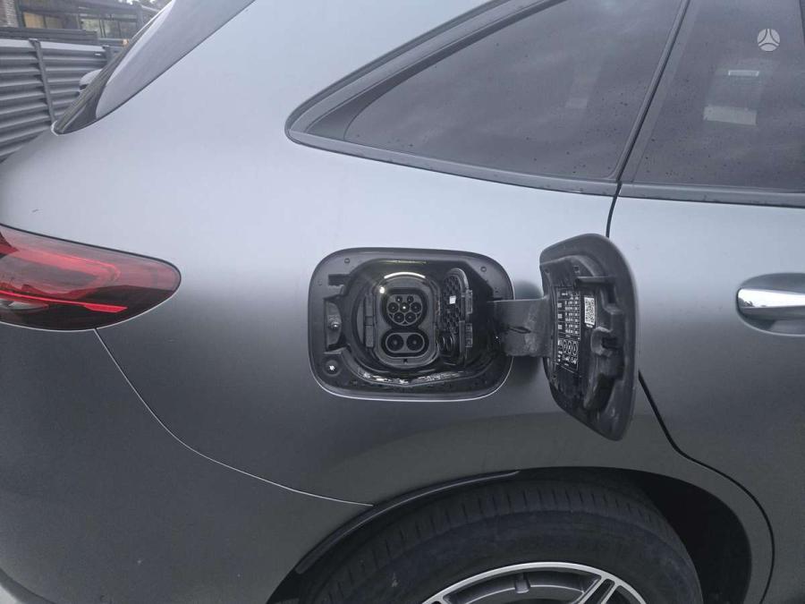 Grey Mercedes-Benz EQC 2023 in Klaipeda, with an engine capacity of 0.00 L and mileage of 43 thousand km for 39500 €, photo 13 on AUTOMOTO.COM.LV