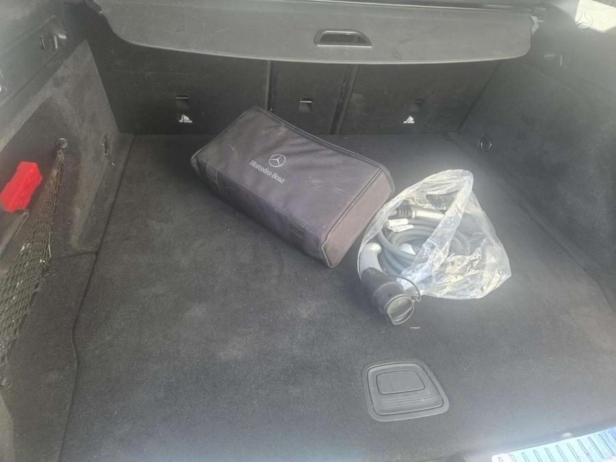 Grey Mercedes-Benz EQC 2023 in Klaipeda, with an engine capacity of 0.00 L and mileage of 43 thousand km for 39500 €, photo 15 on AUTOMOTO.COM.LV